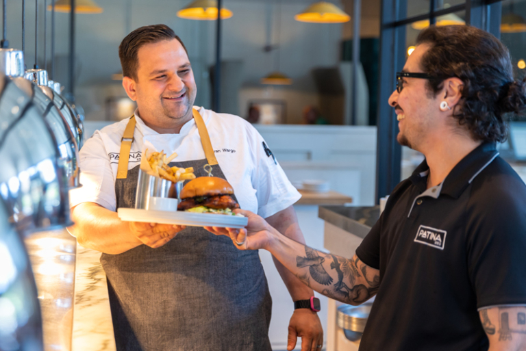 Food, Venue & Hotel Management Company - Delaware North